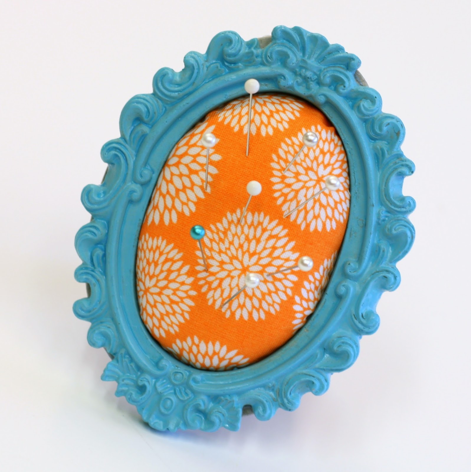 Bunches and Bits: Picture Frame Pin Cushions