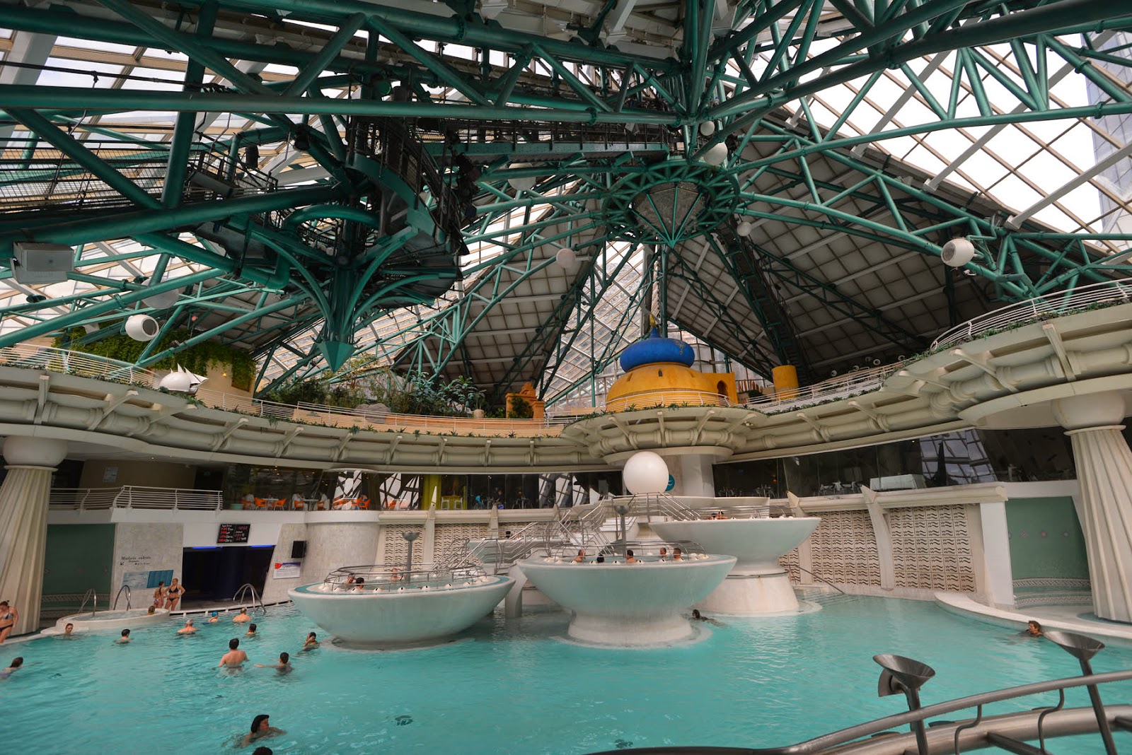 Goboogo : Caldea Spa Andorra - biggest spa in Europe