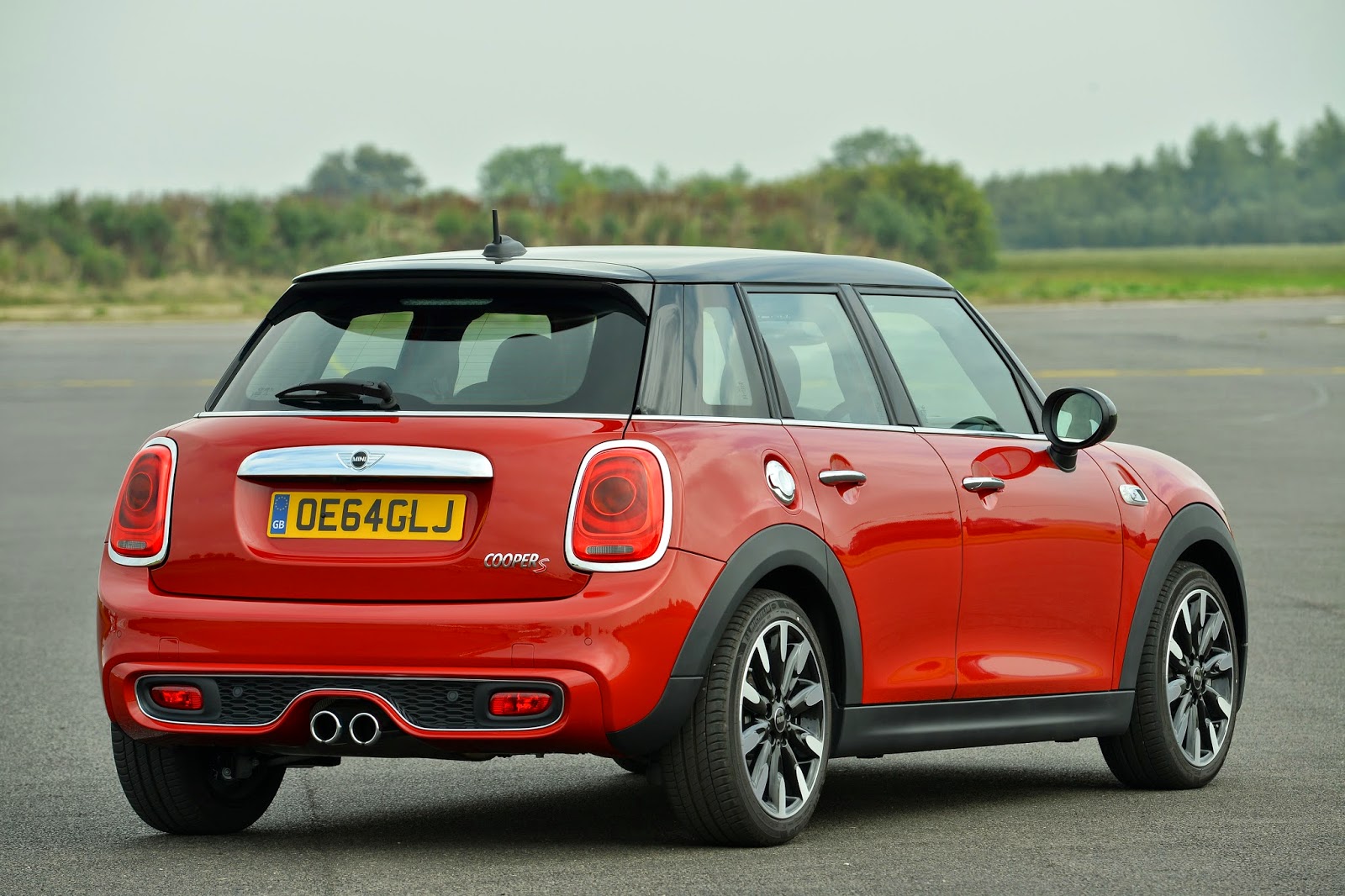 More Mini, But Not Maxi: The 2015 Mini Cooper S Hardtop 4 Door