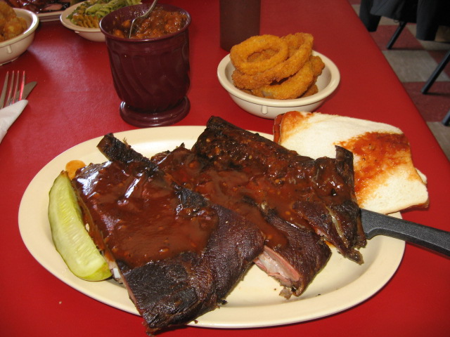 Pigging Out and About: Bonner Springs- Papa Bob's Bar-Be-Que