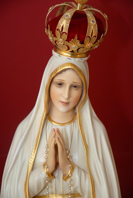 St. Louis de Montfort Academy: Visit from a Queen