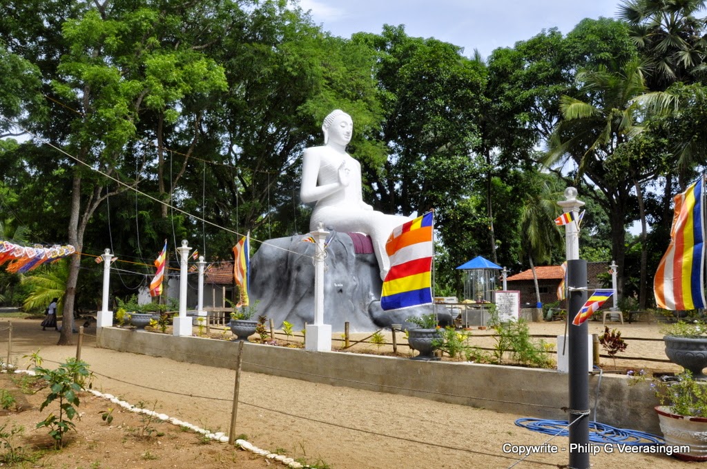 Images of Sri Lanka on blogspot.com: A statue of Lord Buddha near ...