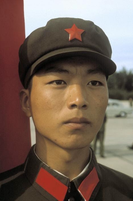 Color Photos of Daily Life in China in the 1970s ~ Vintage Everyday