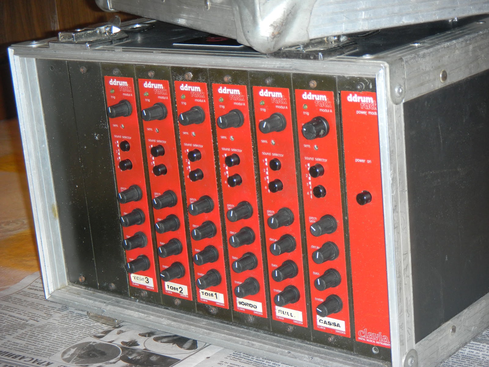 Infrequent Sound [sex.tex] technology: Clavia ddrum Rack 8-bit Digital ...