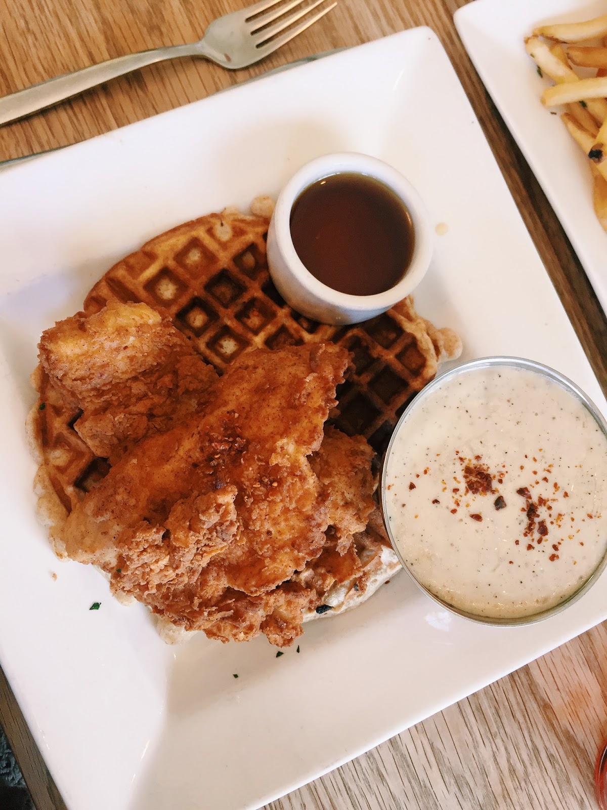 CHICKEN & WAFFLES | 900 GRAYSON | elle-loha