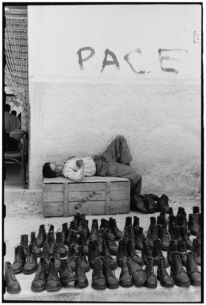 OLTRE IL MURO: ARTE e FOTOGRAFIA: JOHN PHILLIPS | PHOTOGRAPHER