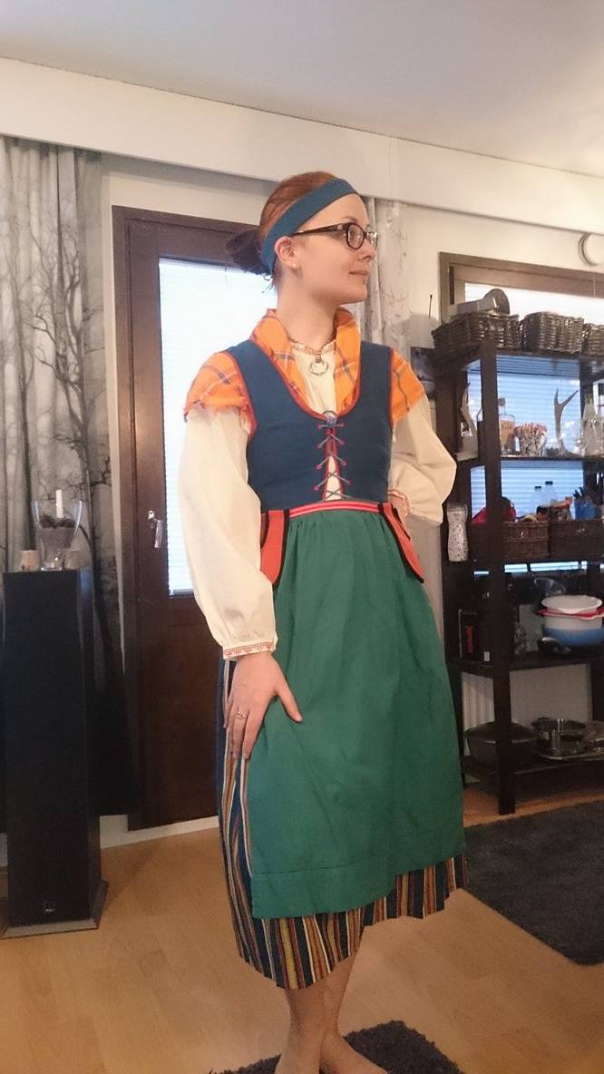 Vaihtoehtointiaani: Minä pyy pesätön lintu, korvess’ on minun kotini