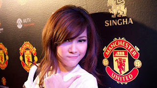 Manchester United Girl Fans:79 Funny Gif Pics