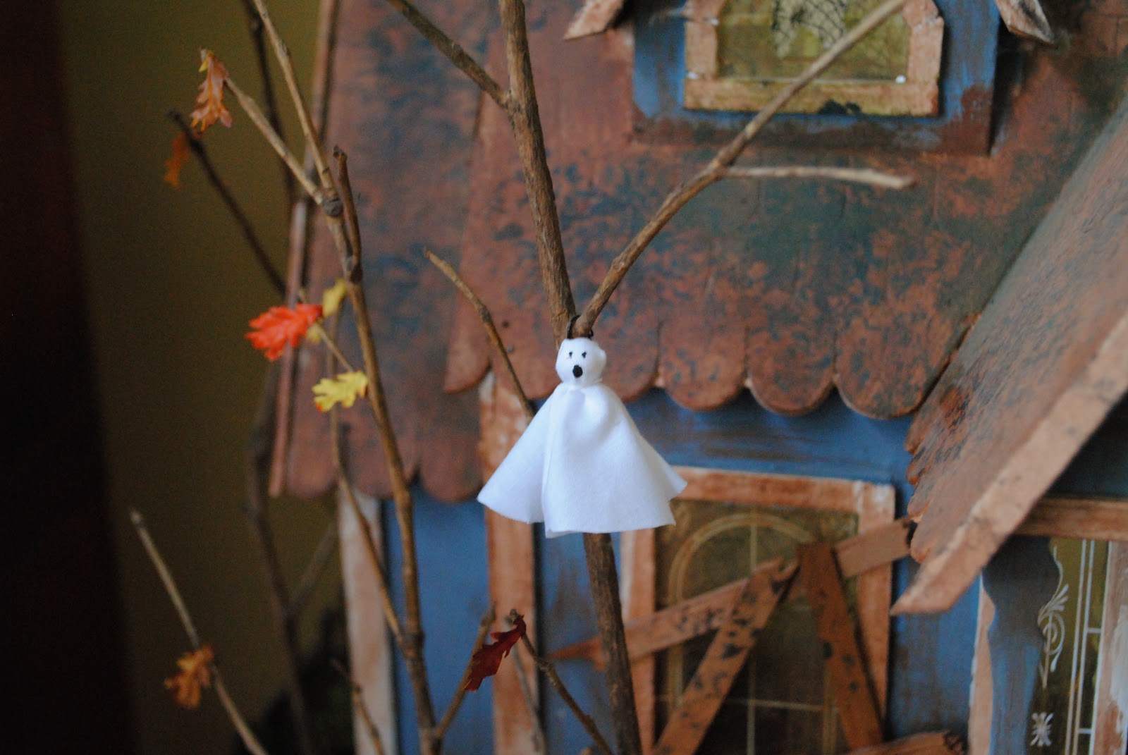 Little Things By Anna: Miniature "Happy" Halloween House...