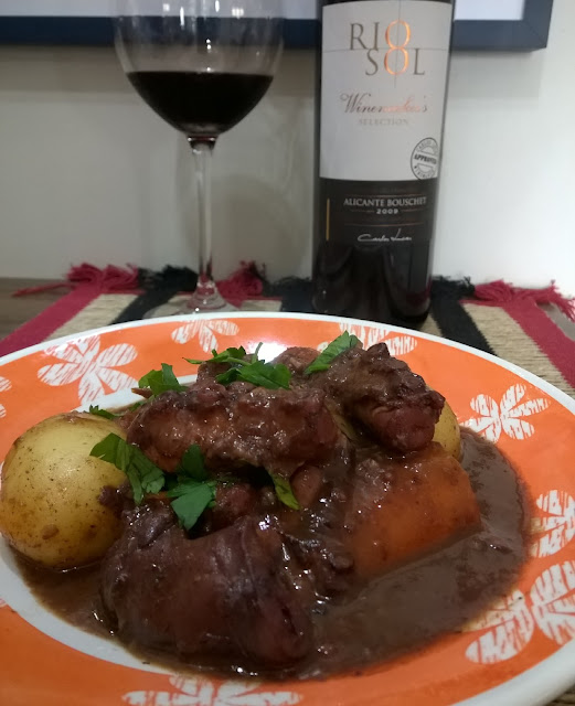 Sobre vinhos e afins: Ktapodi Krasato, um prato típico grego