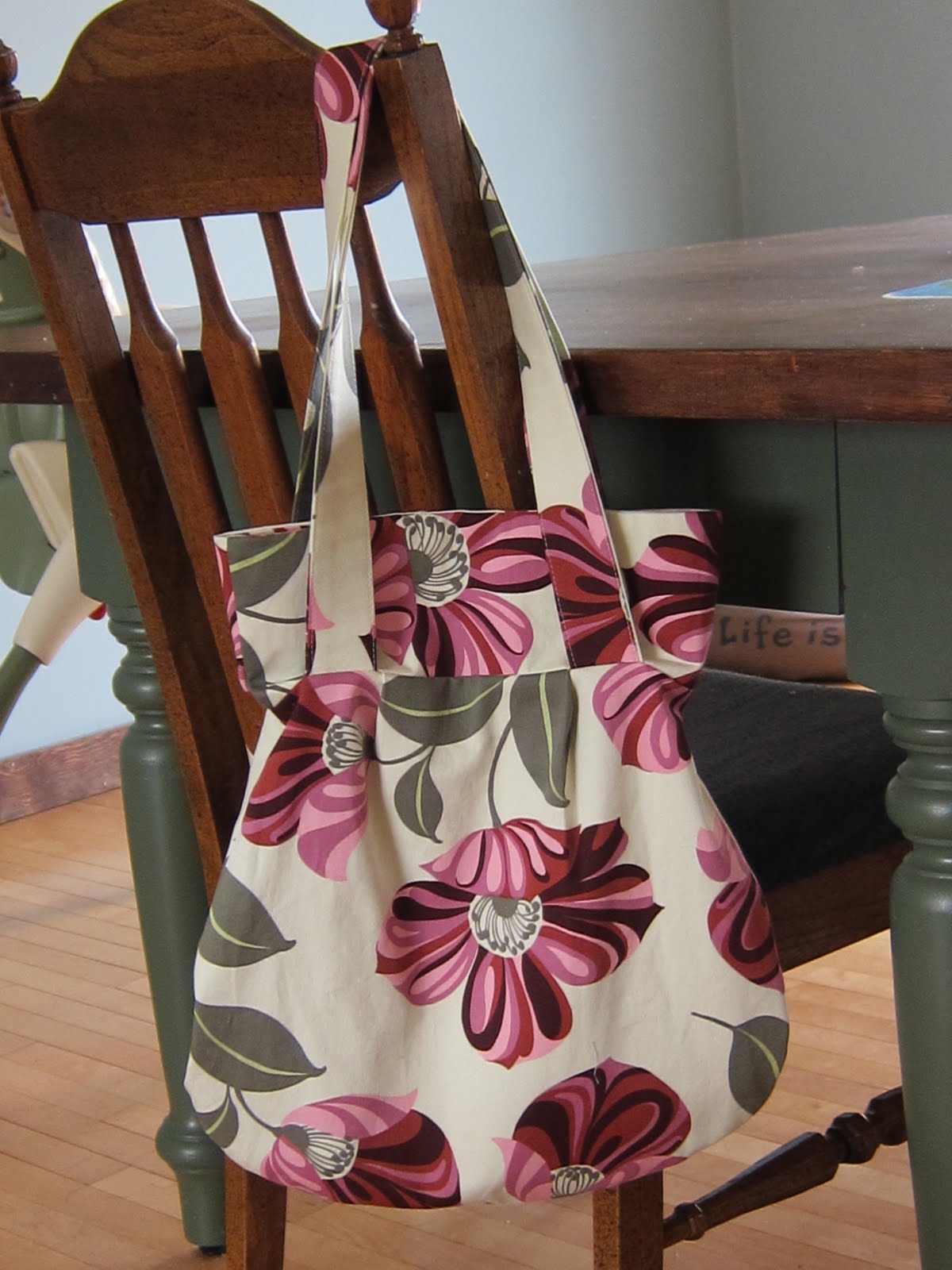 Our Ilan & Quinn: Amy Butler Pattern Review- The Frenchy Bag