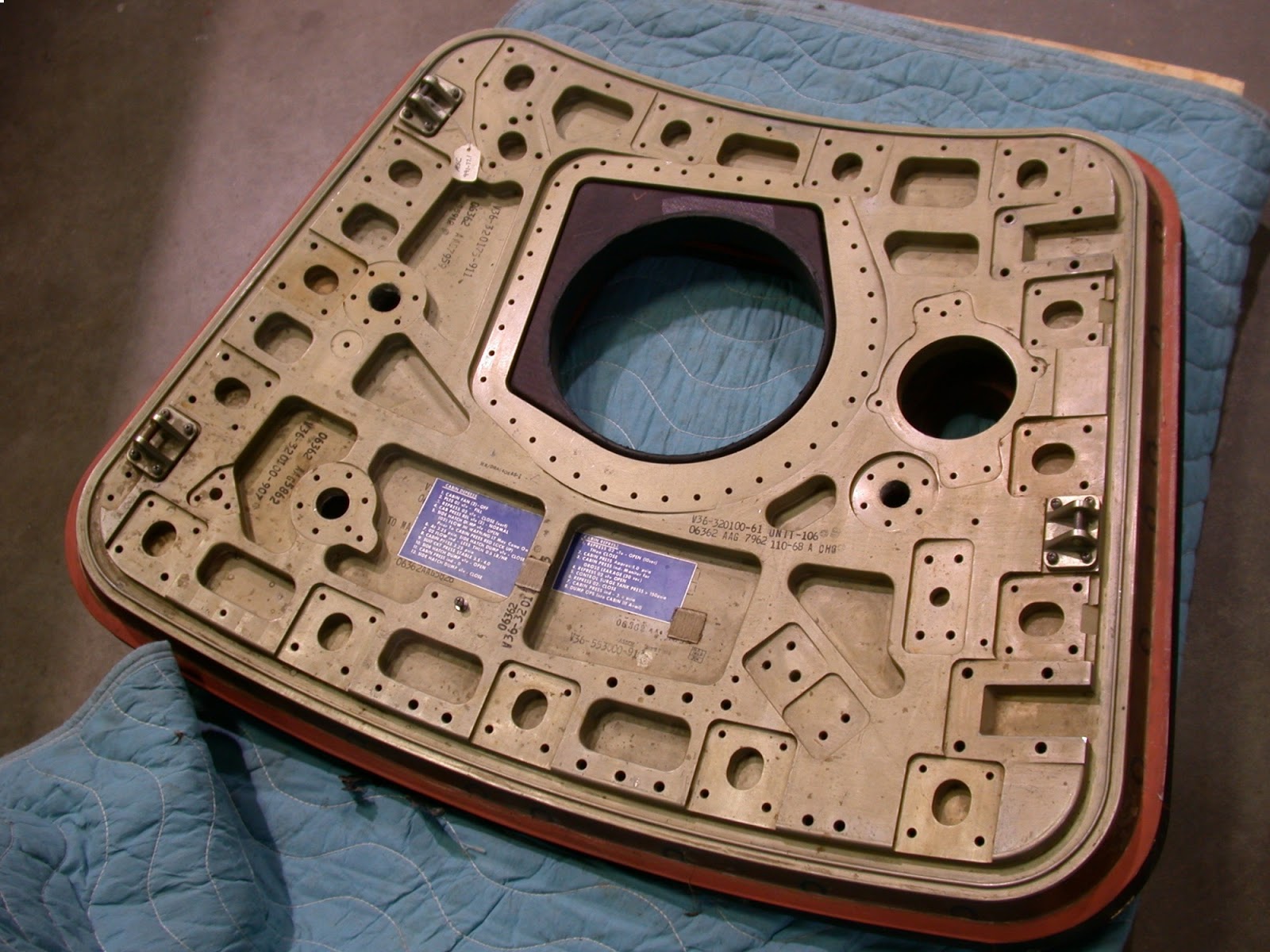 SPACE RELICS: La capsule Apollo 10 – Charlie Brown - au Science Museum ...