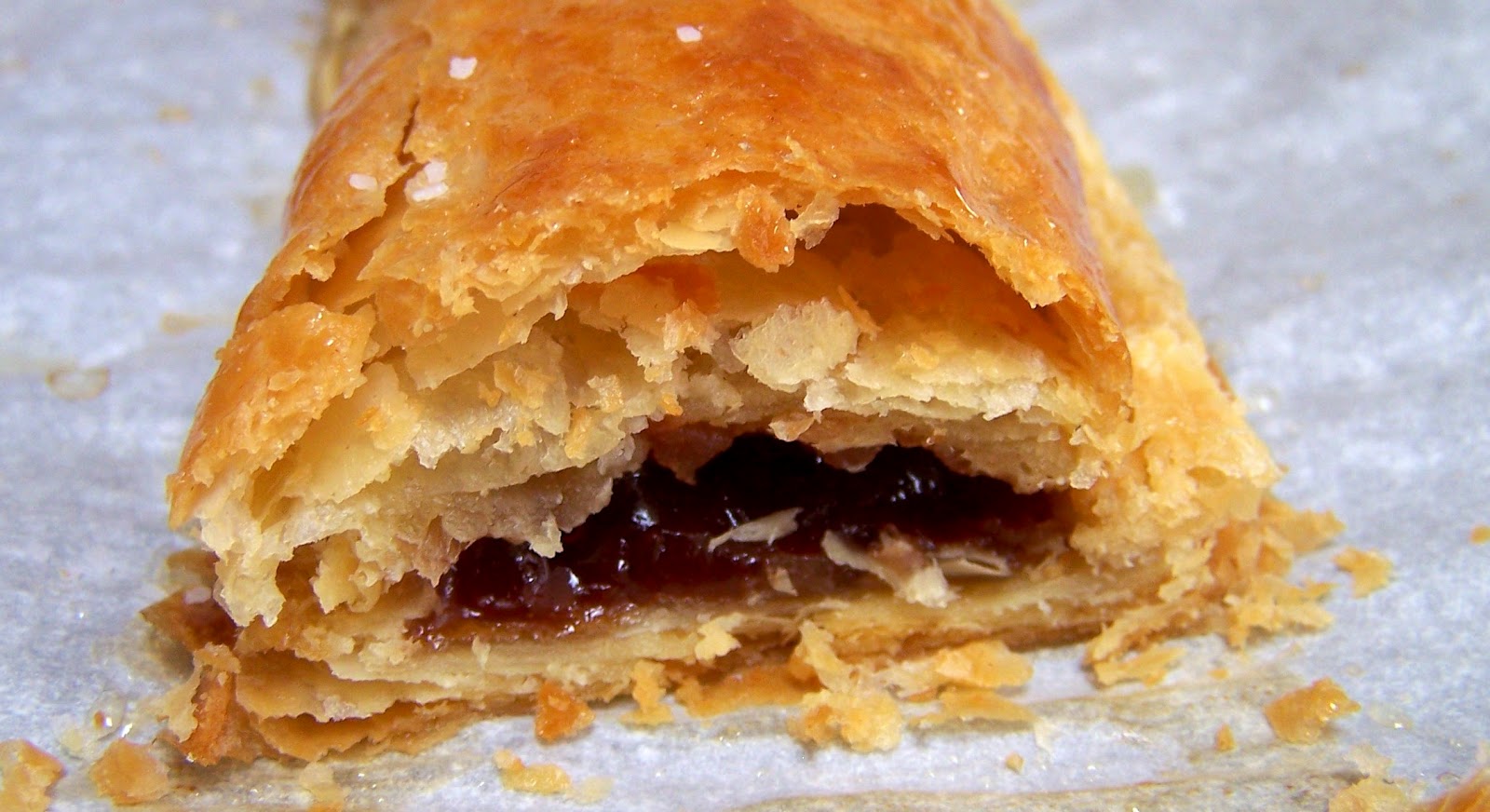 Baking Ribbons: Easy Cuban-style guava pastelitos (pastelito de guayaba)