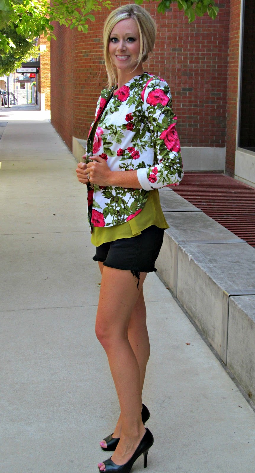 A Blonde Ambition: Savoir-Faire Moment: {Rosebud + Outfit Pics}