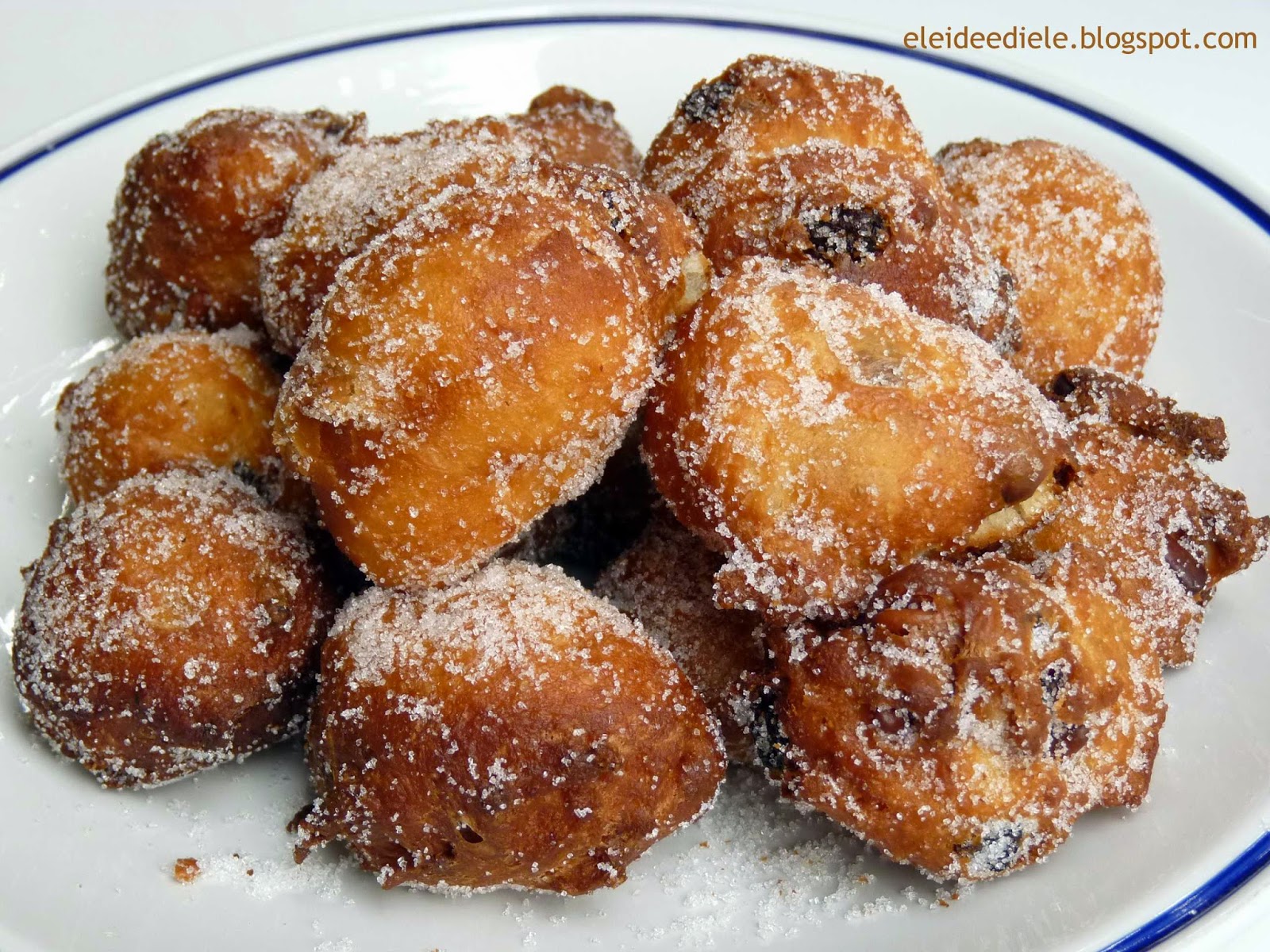 Eleideediele: FRITOE! frittelle venete con uvetta e pinoli, a ...