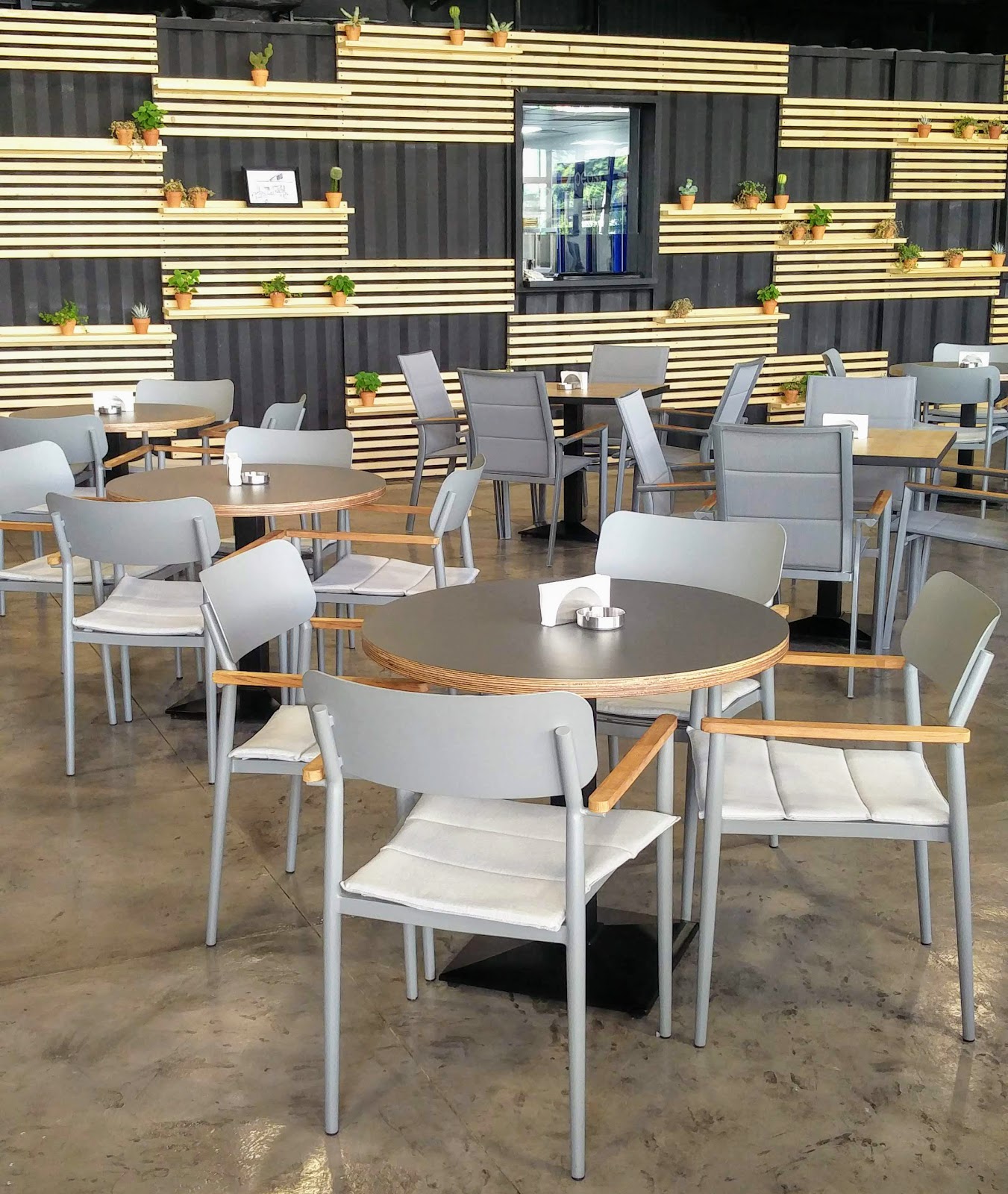 Raw Café Delivers a Fresh, Natural Culinary Experience