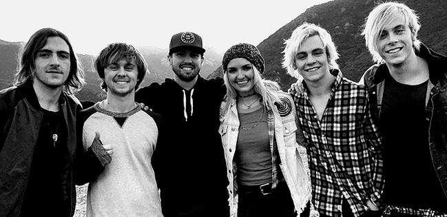 R5 Online : R5 - The Family That Skates Together, Stays Together!