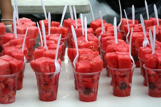 Come tagliare e servire l'anguria. | donneinpink magazine