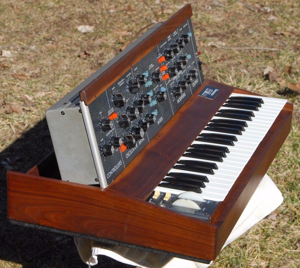 MATRIXSYNTH: Minimoog Model D Vintage Analog Synthesizer with old osc ...