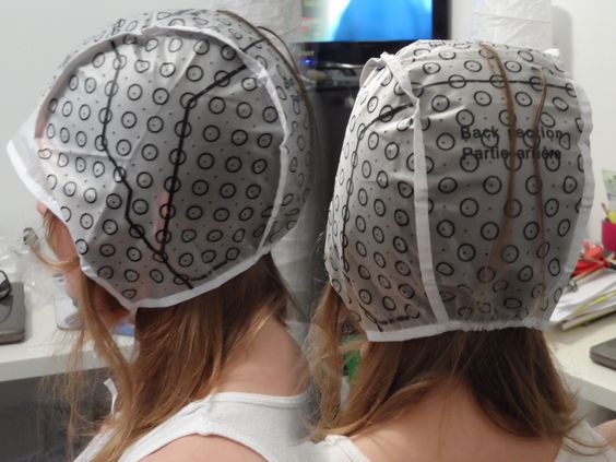 Aprende la técnica de cómo hacer rayitos en el cabello paso por paso ...