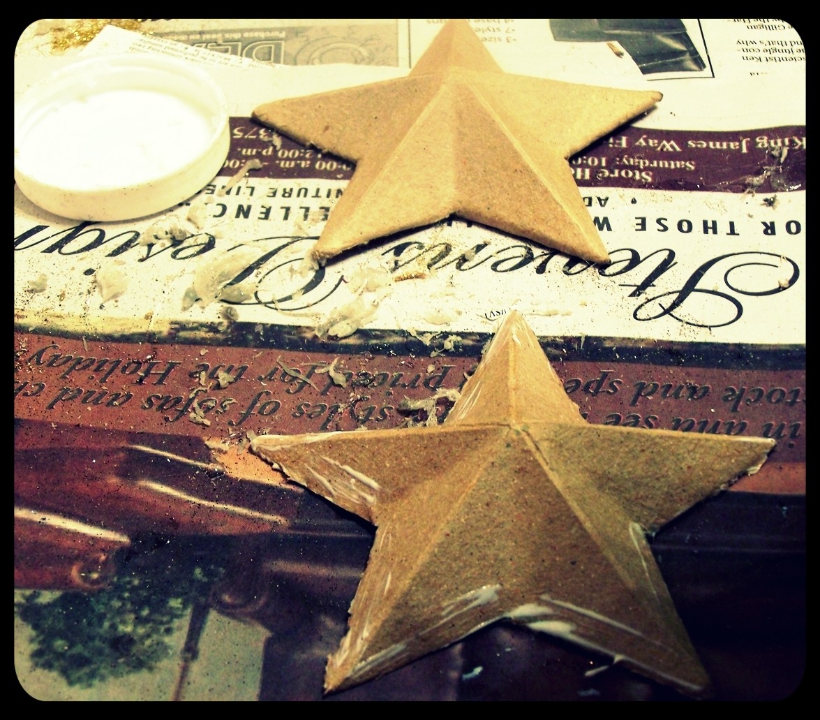 DIY: Shimmering Paper Star Tree Topper | Bona Fide Boho