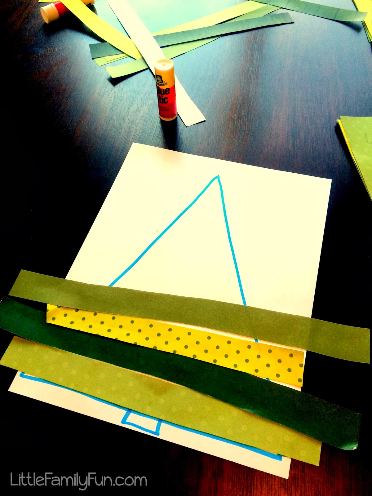 Little Family Fun: Christmas Tree Craft