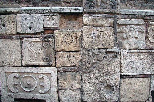 How to save the world ?: spolia