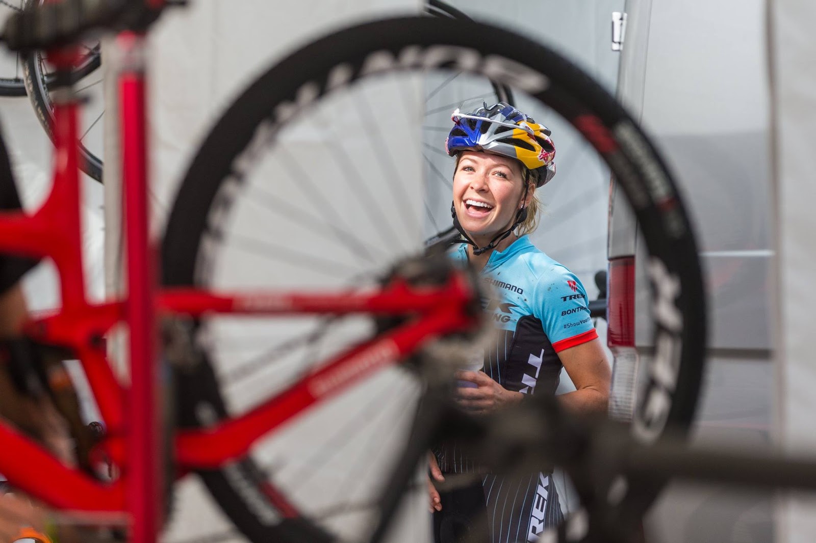 COPA DEL MUNDO UCI MTB 2016, JOLANDA NEFF DOMINA EN LA BRESSE - MTBYMAS