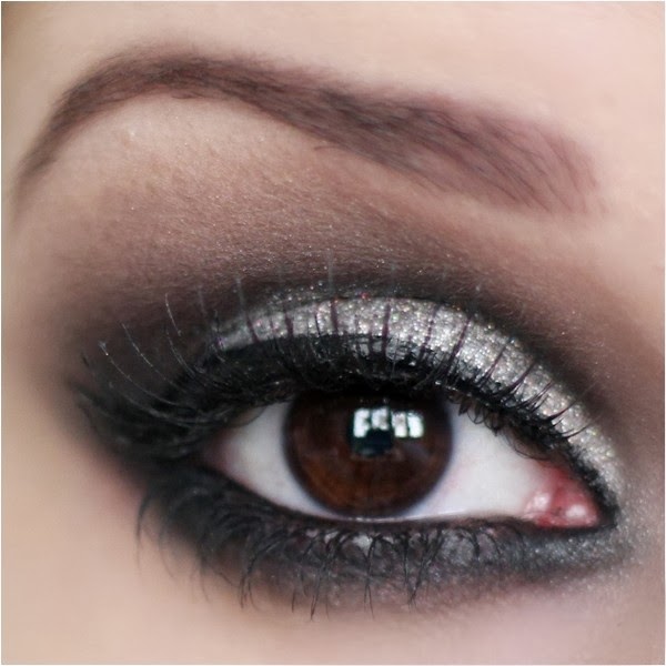 BLOG MADEMOISELLEVAL: PASSO A PASSO MAQUIAGEM PRETA E PRATA COM GLITTER PARA FESTAS.