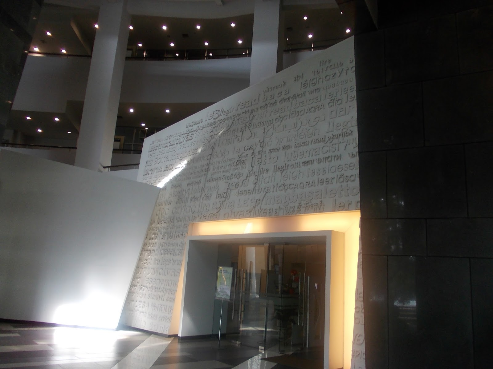 Perpustakaan UI "The Crystal Of Knowledge"