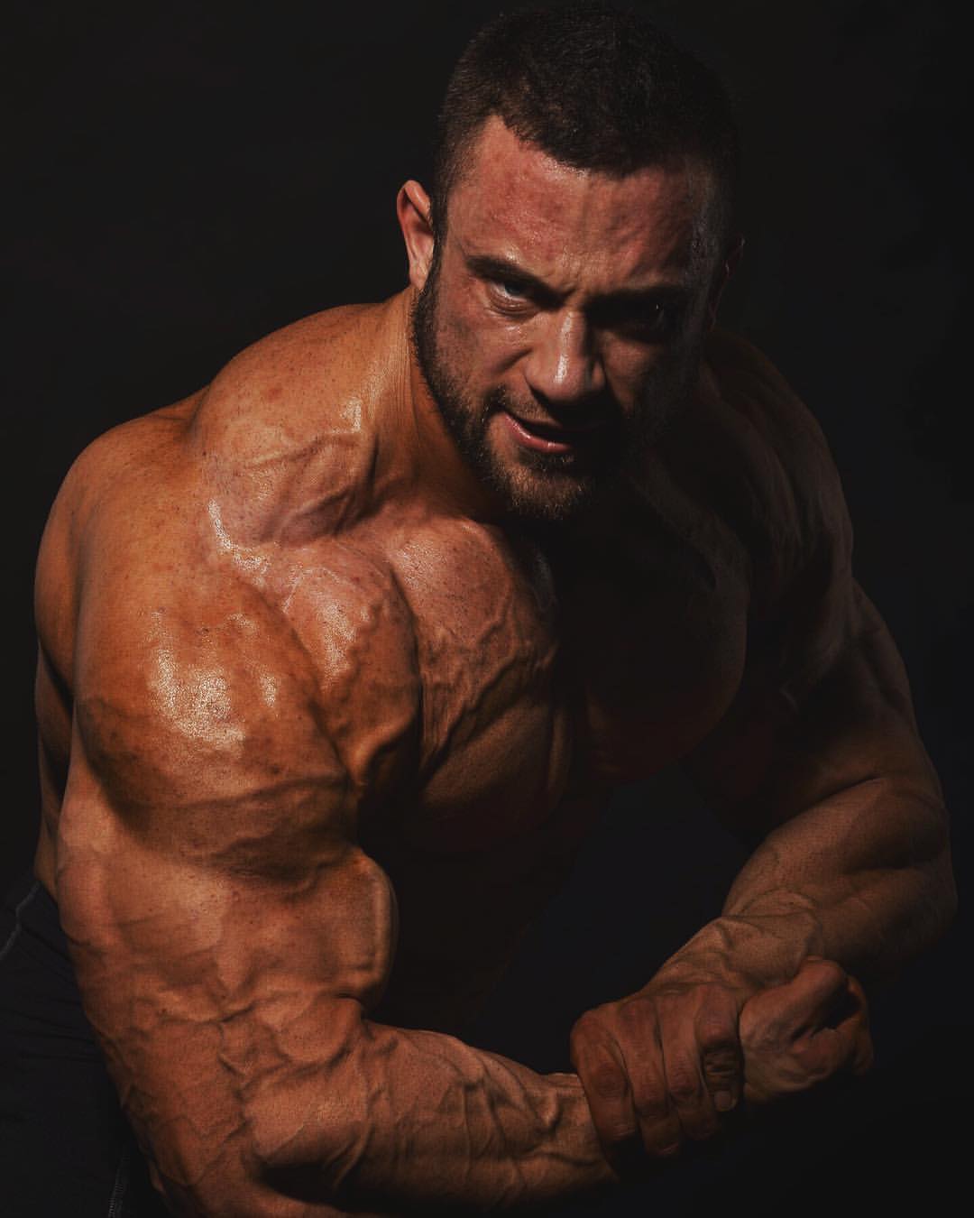 Muscle Lover Russian Super Heavyweight Bodybuilder Alexey Kuznetsov