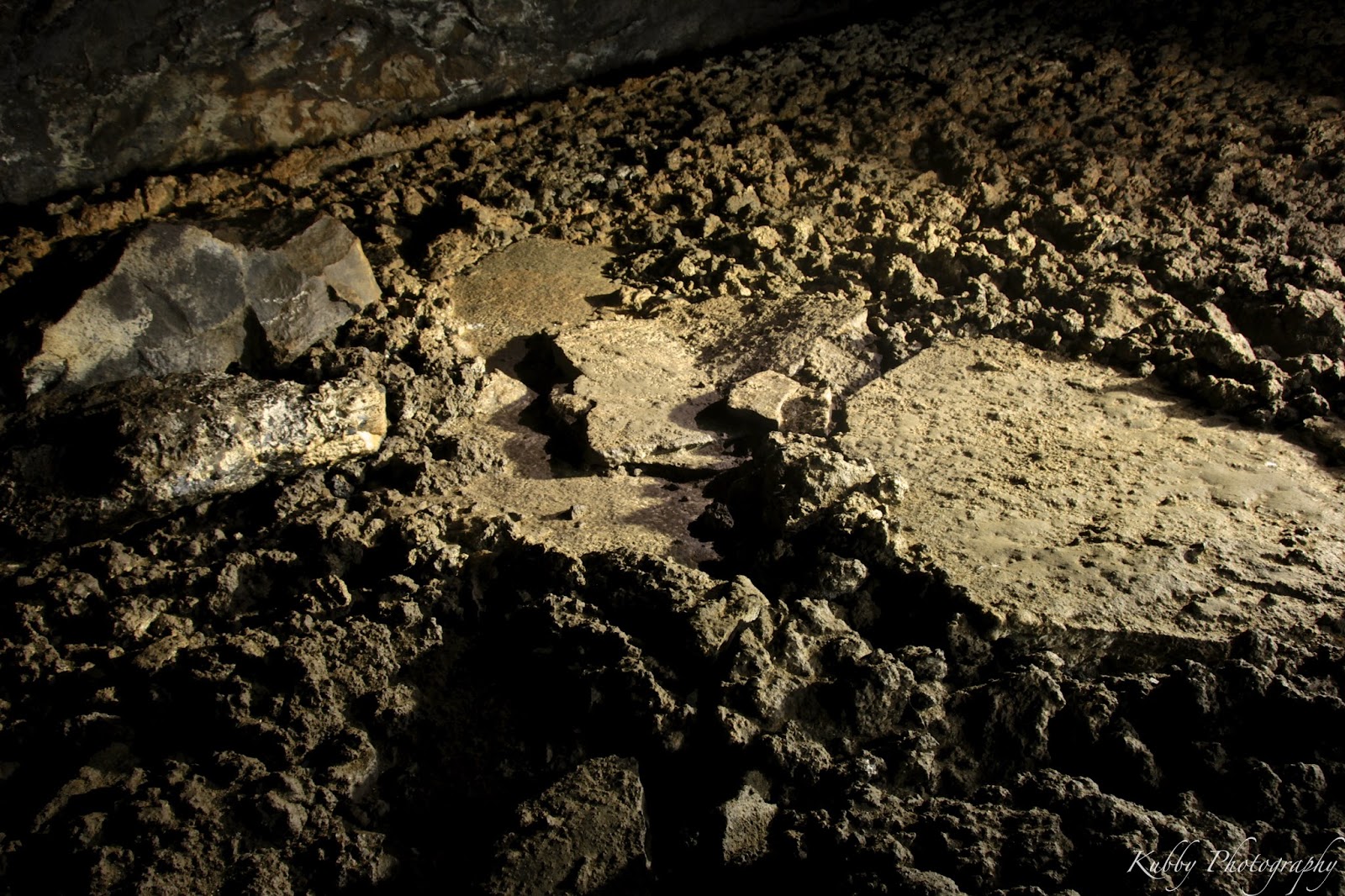 Geology of Lava Caves and Solution Caves: Geology: Lava Caves vs ...