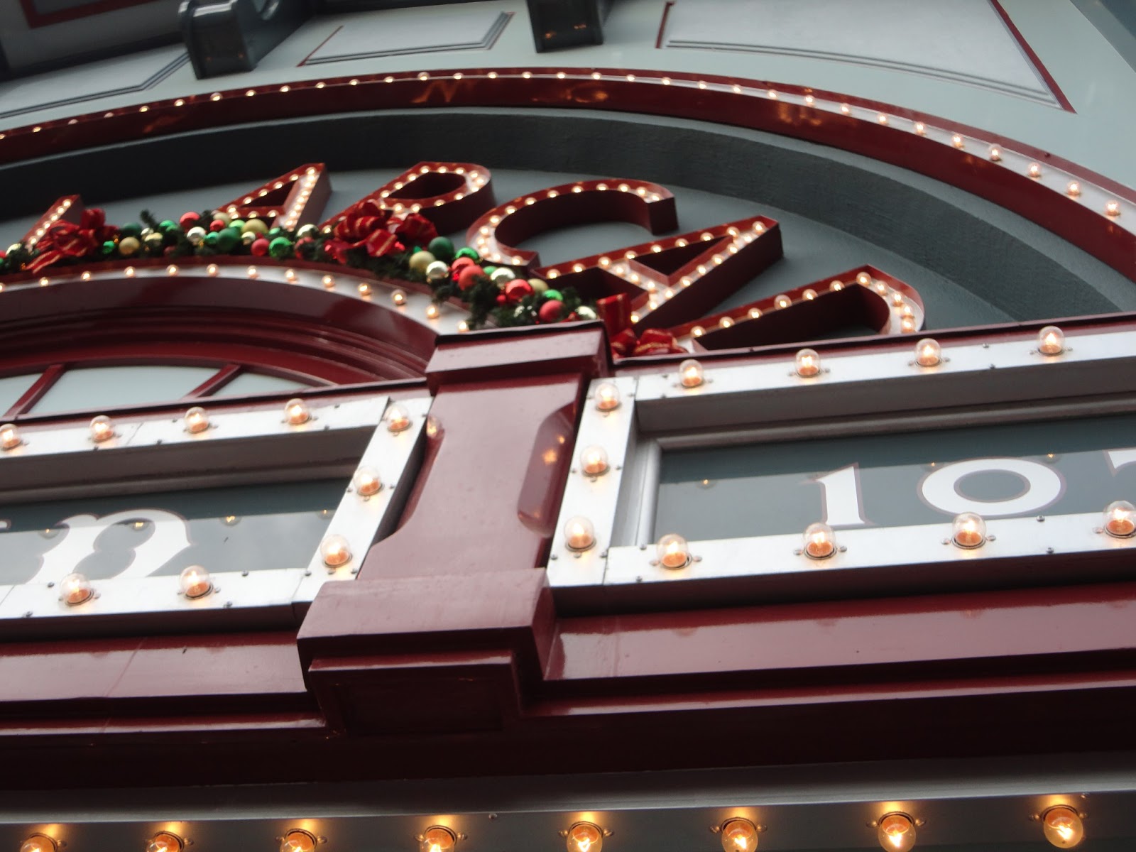 Disneyland: Main Street Crystal Arcade