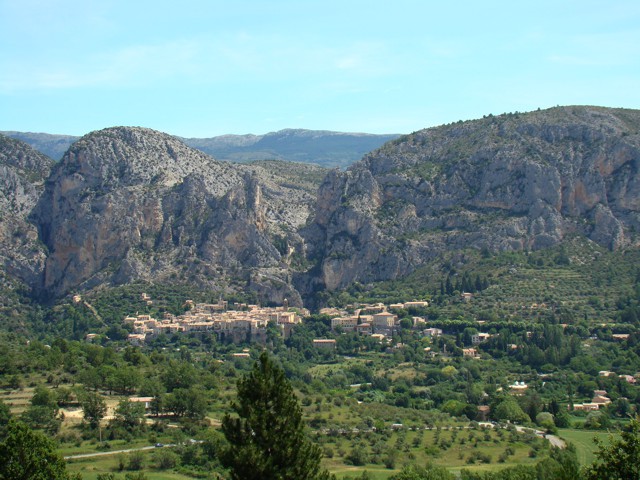 Unique Provence Luxury and Authentic Travel Blog: Lavender, Lakes and ...