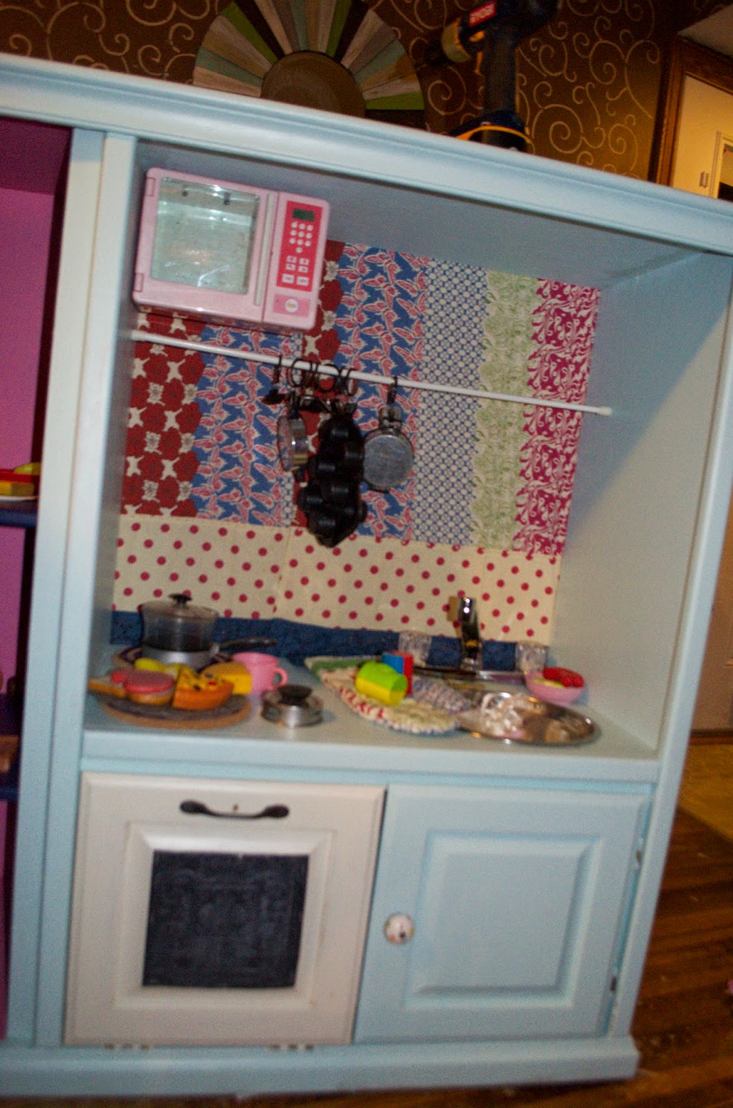 Savvy Upcycle Treasure: TUTORIAL - UPCYCLED Kids play kitchen from old ...