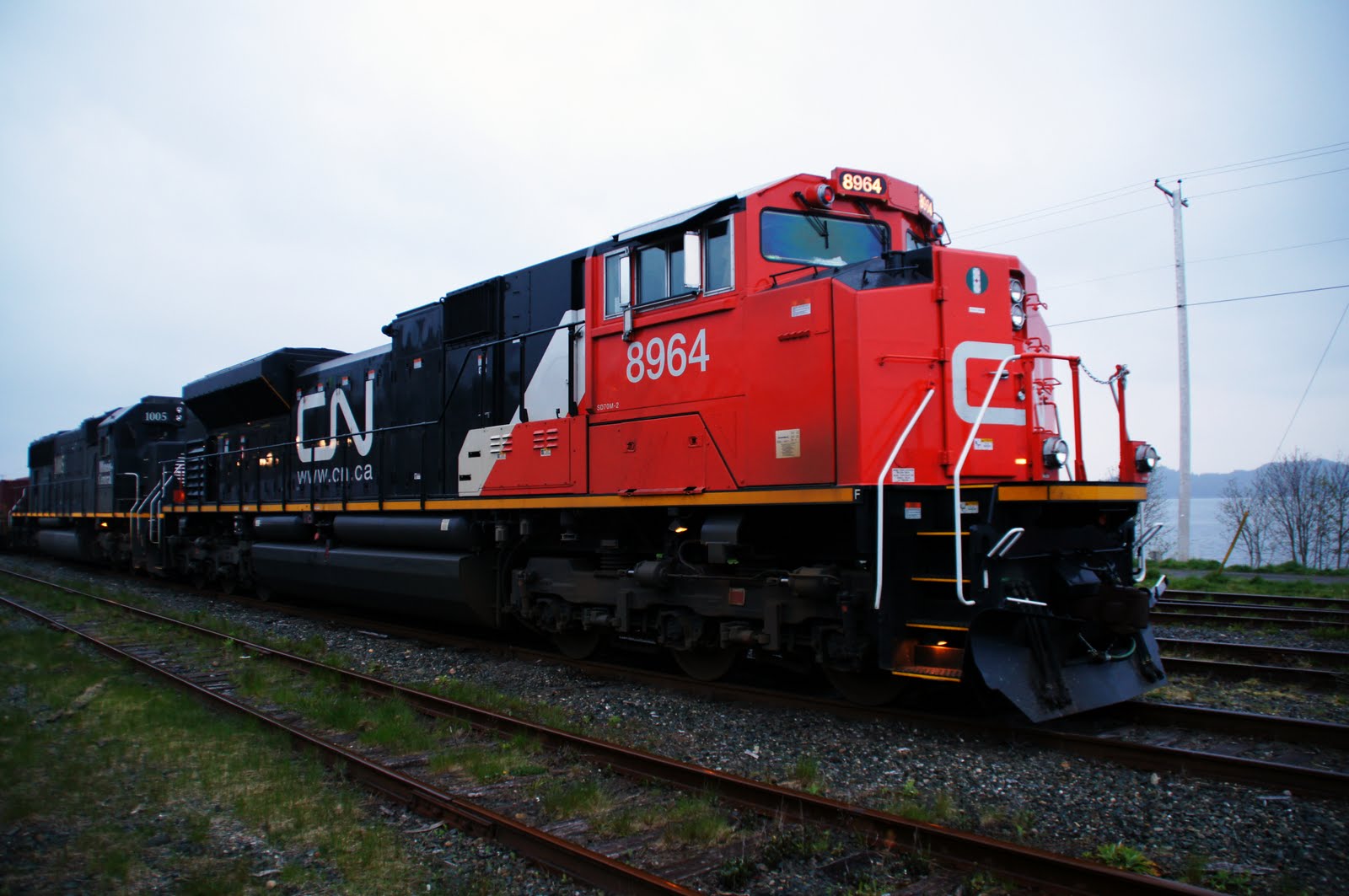 Prince Rupert Rail Images: CN 8964 in the early morning rain