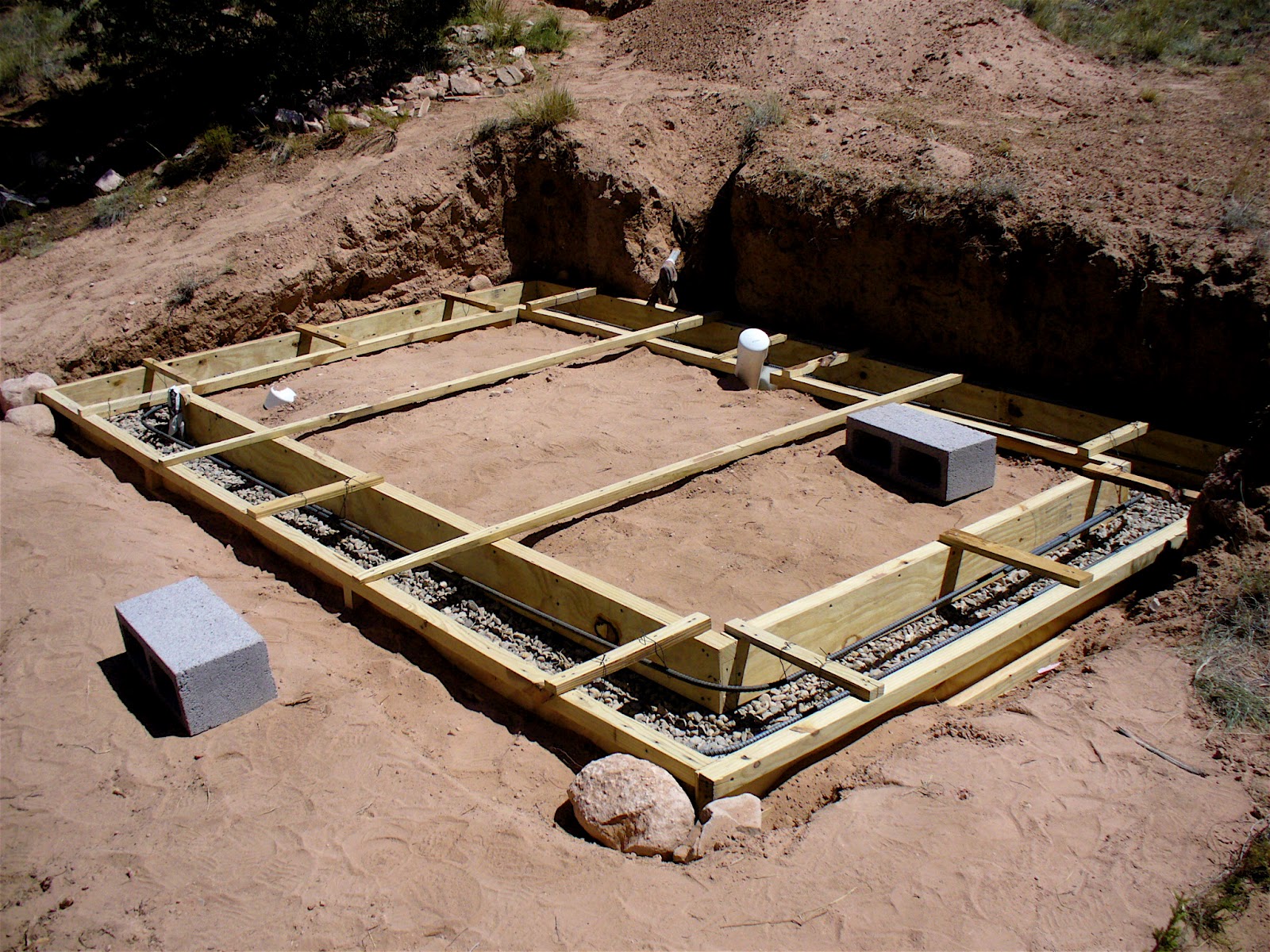 Alt. Build Blog: Building A Well House #1: Rubble Fill Foundation