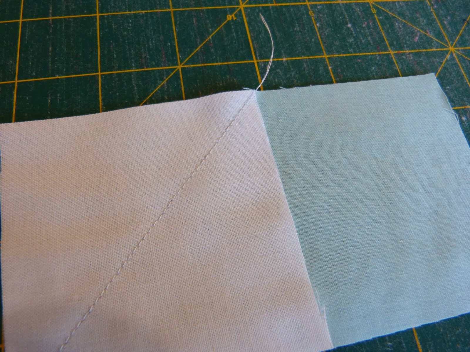 Pretty Little Quilts: Summer Beach Quilt Tutorial - Part 3 - Water Row