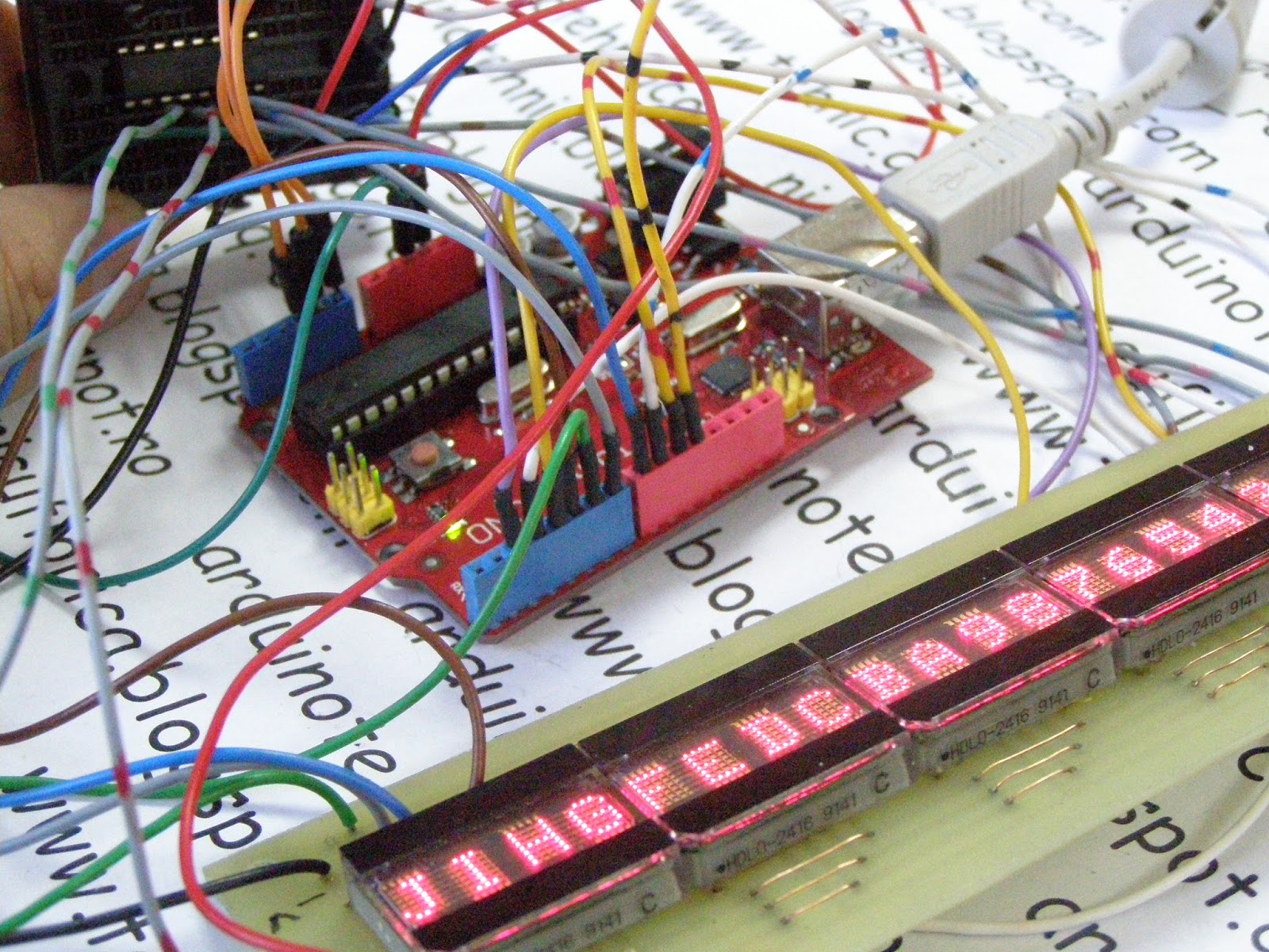 Arduino tehNiq: Vintage HDLO-2416 display