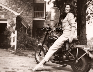 Leesh on Vintage: Inspirational Icon Monday: June Carter Cash