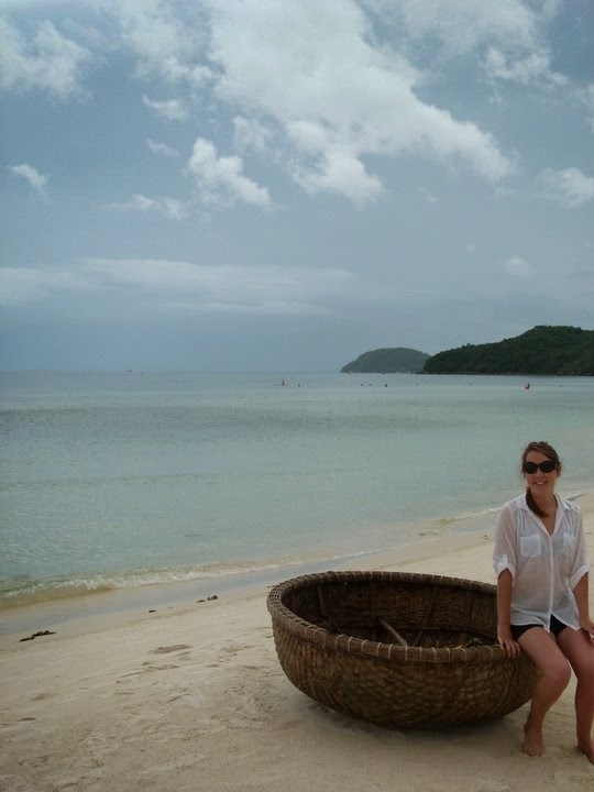 Travel - Posh Backpacking around South East Asia - Roses and Rolltops