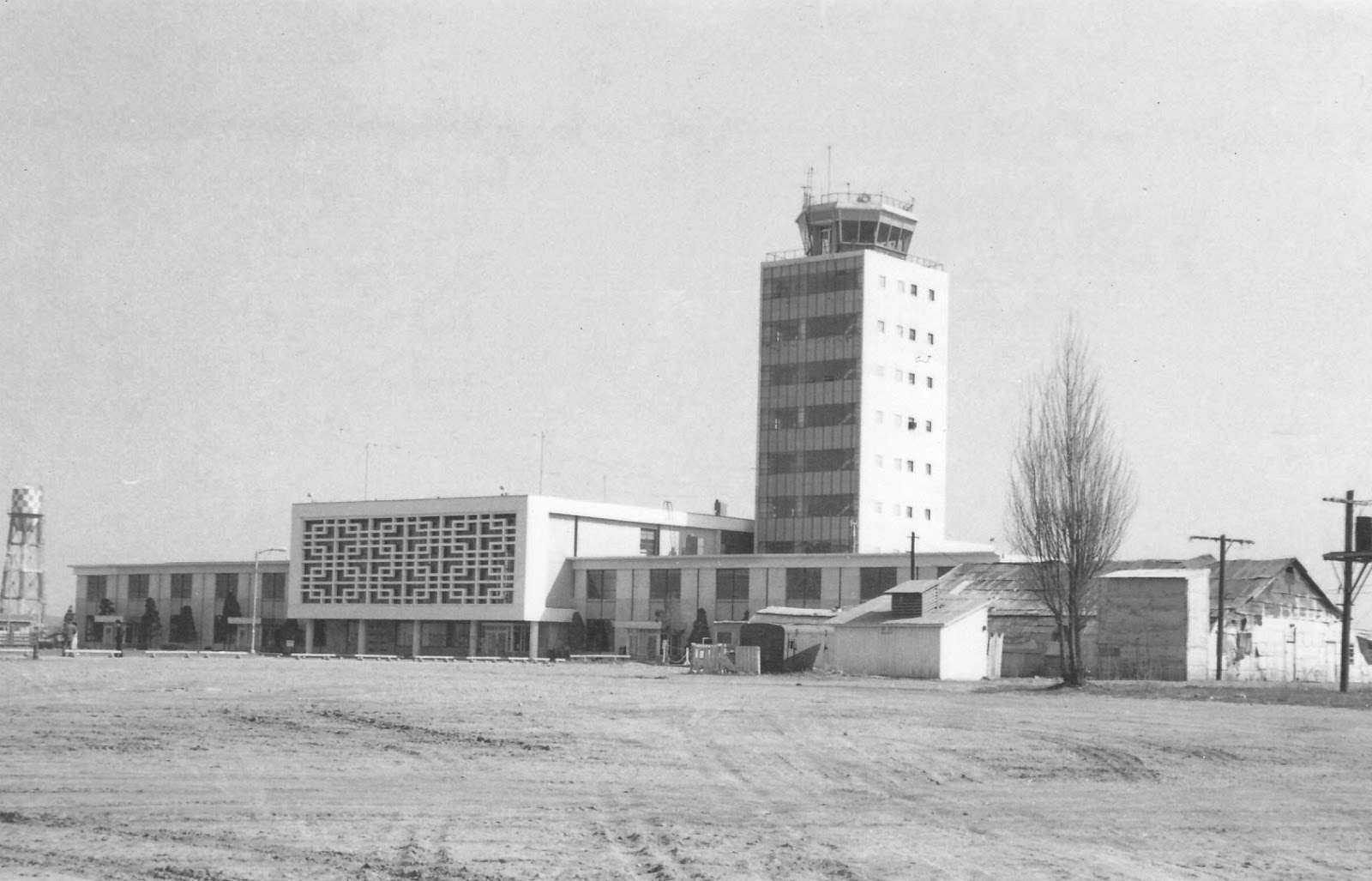 Seasons in the Kingdom: Ascom City 1964, and Pictures of Seoul