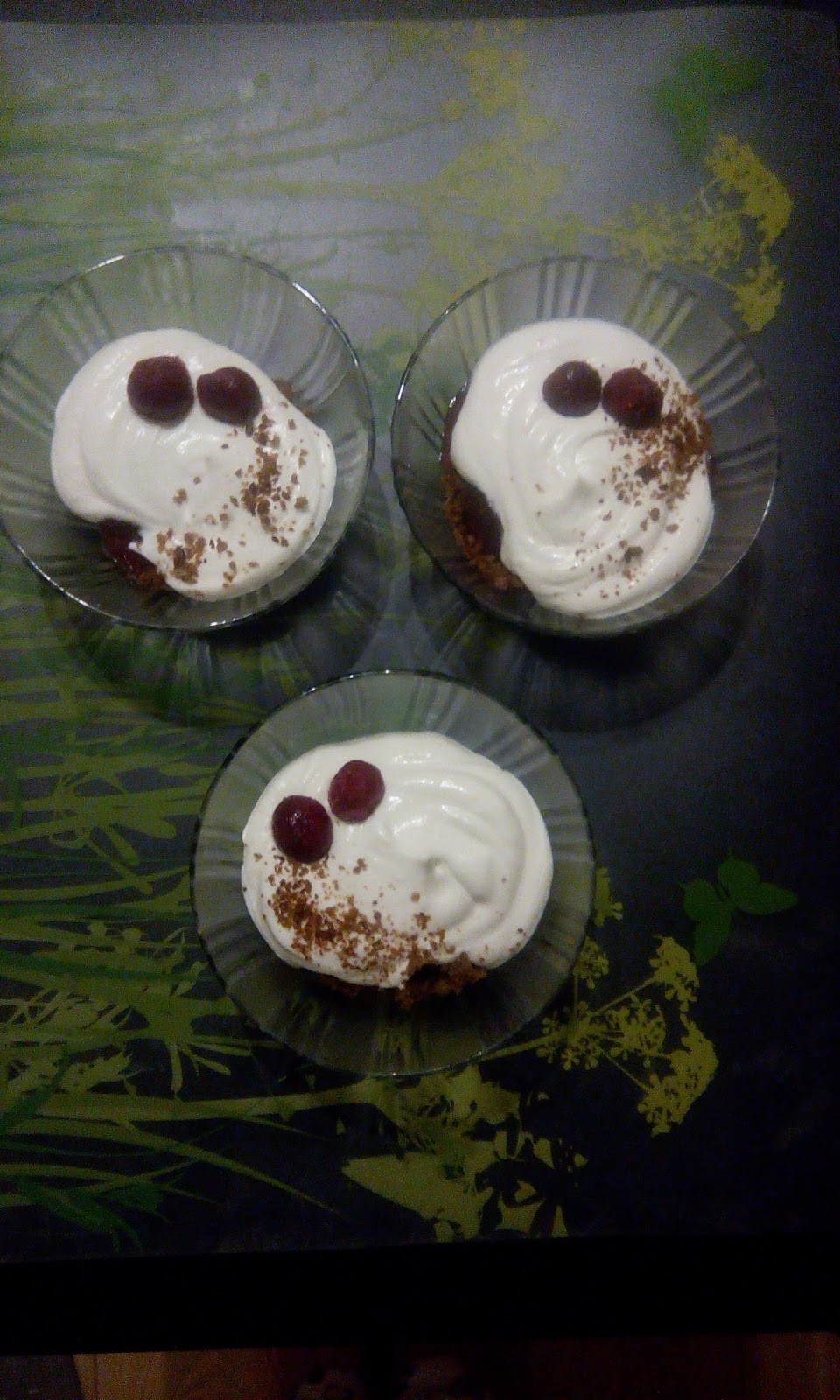 Kihiline kreeka jogurti magustoit