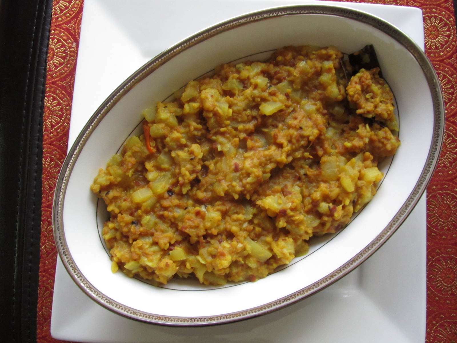 Randhuni - Bengali and Oriya Recipes: Chal Kumro with bhaja moong daal