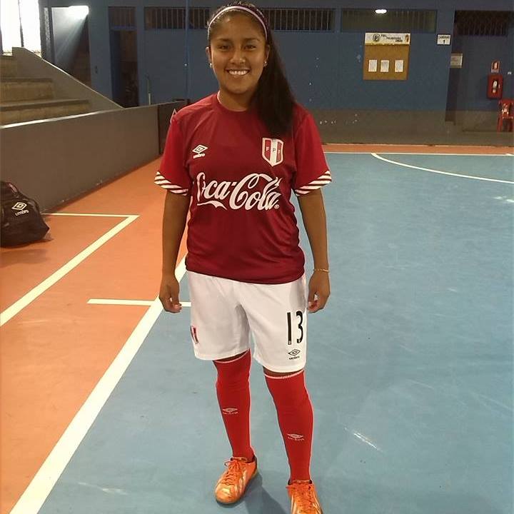 LA CAPITANA: MARÍA VALENTIN: "TODOS JUGAMOS CON LA MISMA CAMISETA"