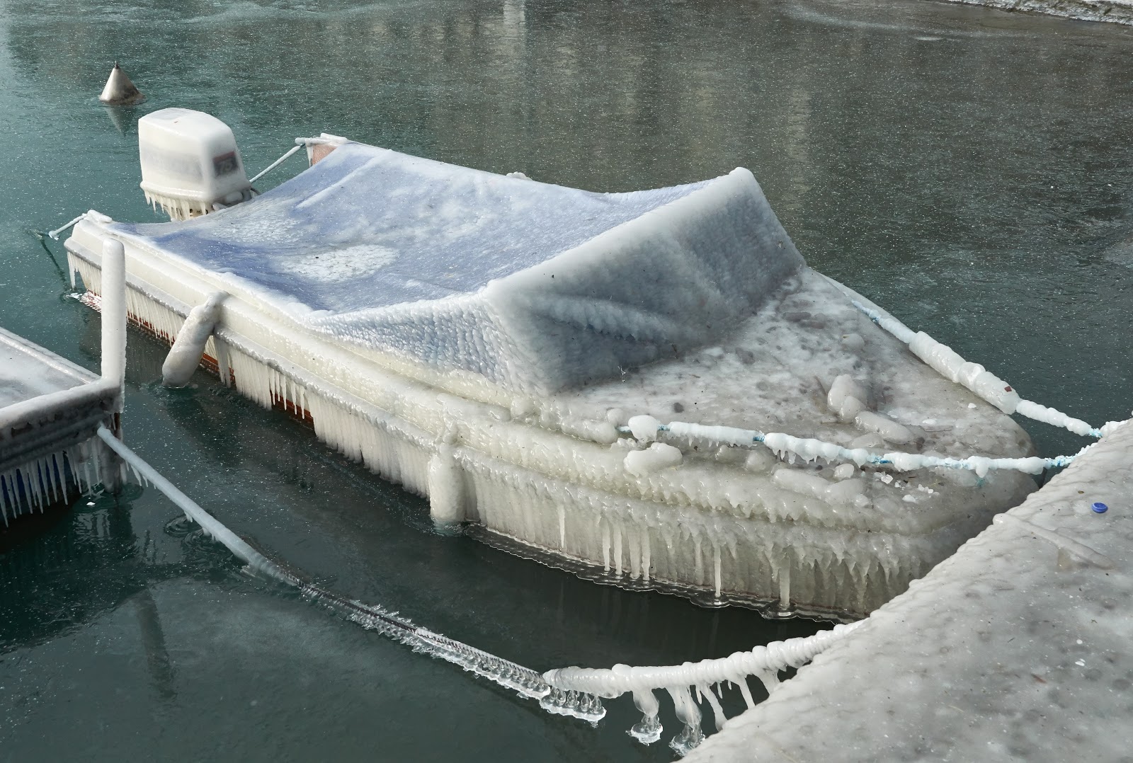 FROZEN BOATS MOORING LUL : r/forsen