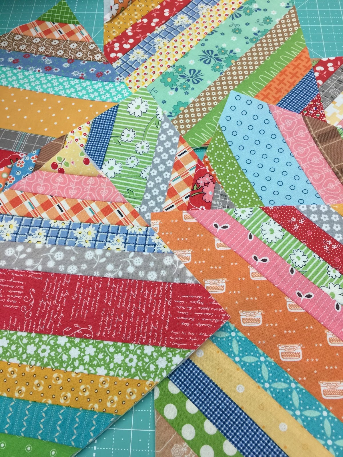 Bee In My Bonnet: Scrappy String Block Tutorial!!