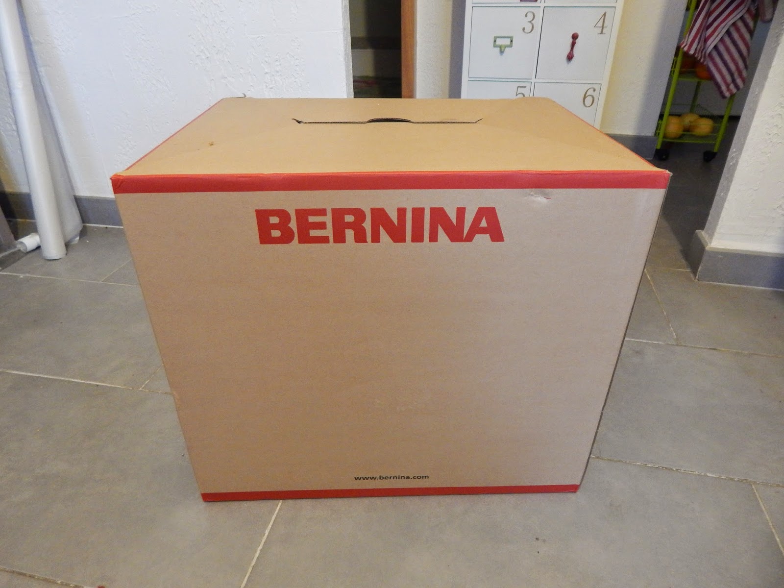 Dans le dressing de mes ptits titis: La Bernina 215 Simply Red : elle à ...