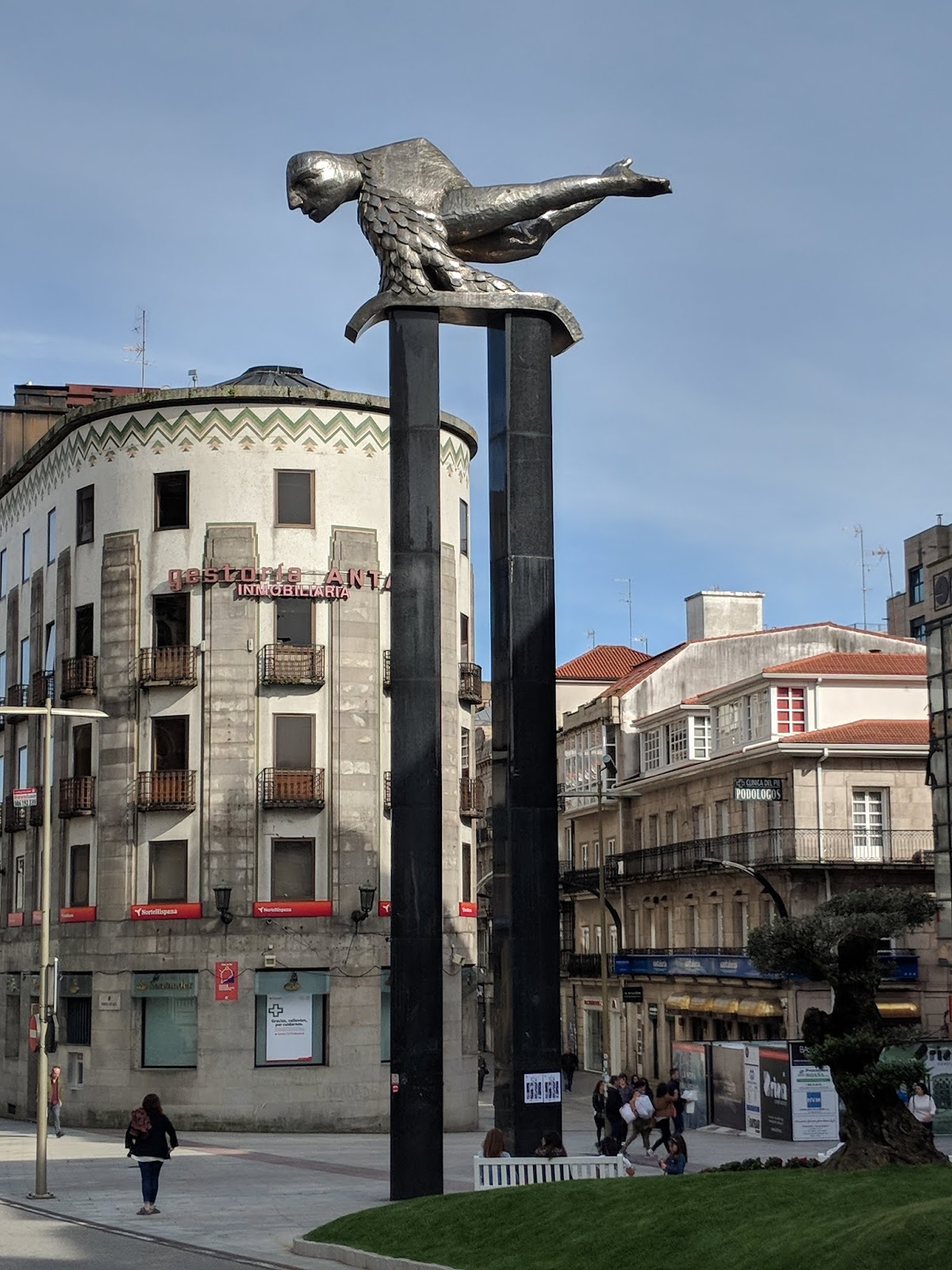 Eclectic (at Best): Viva Vigo's Public Art!