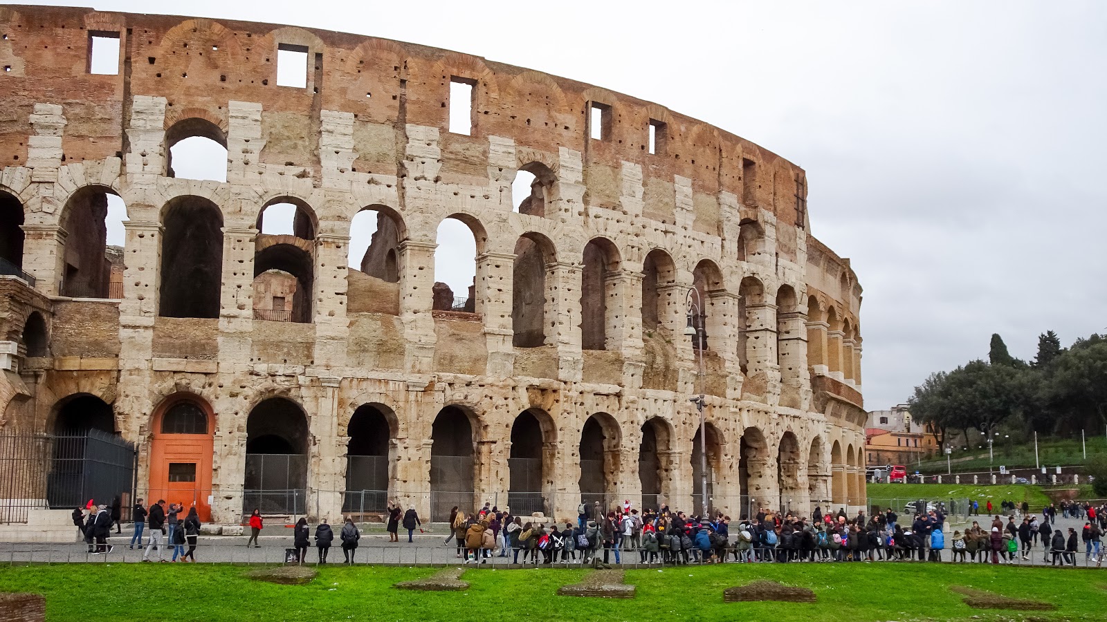 Italy - When will the colosseum fall apart? - Sven's Travel Venues